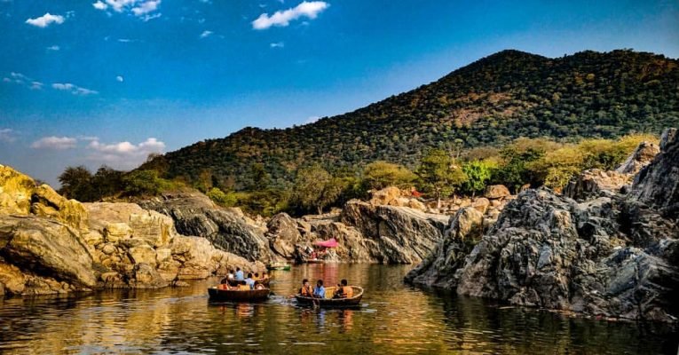 A Complete Guide To Hogenakkal Falls - Tamil Nadu